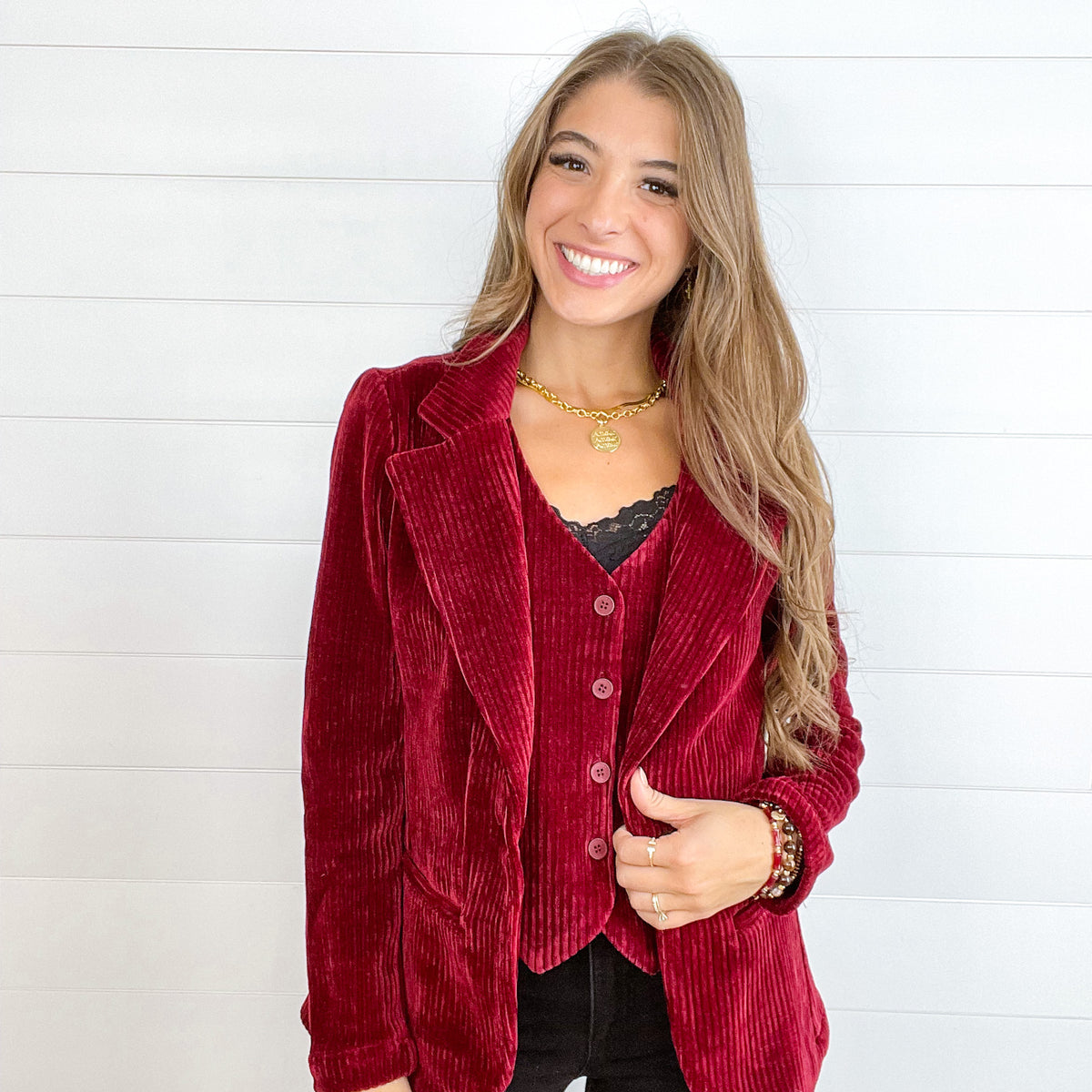 Aaliyah Blazer – Mainstream-AppleValley